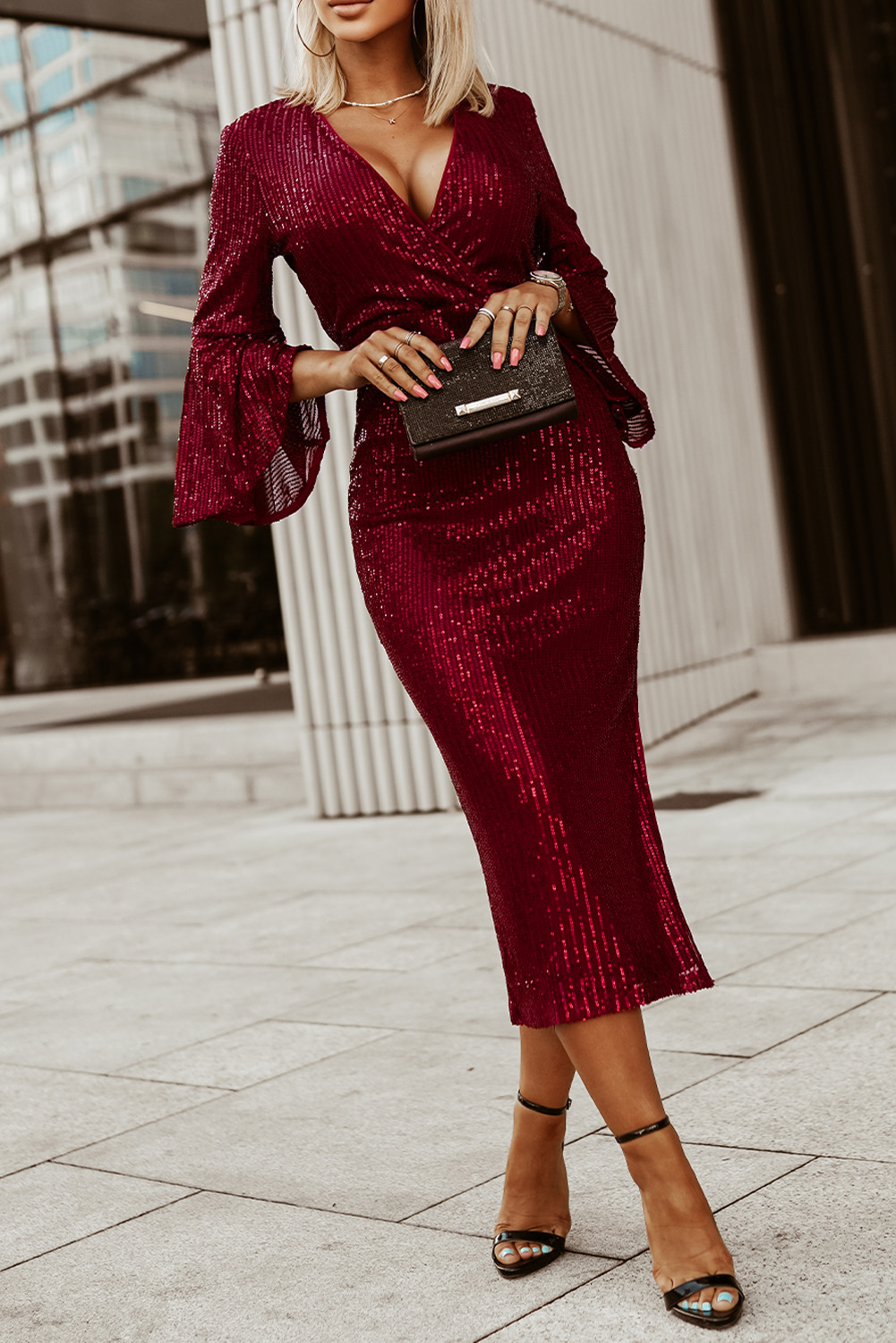 US$ 20.13 Drop-shipping Red Deep V Neck Bell Sleeve Sequin Dress for Women