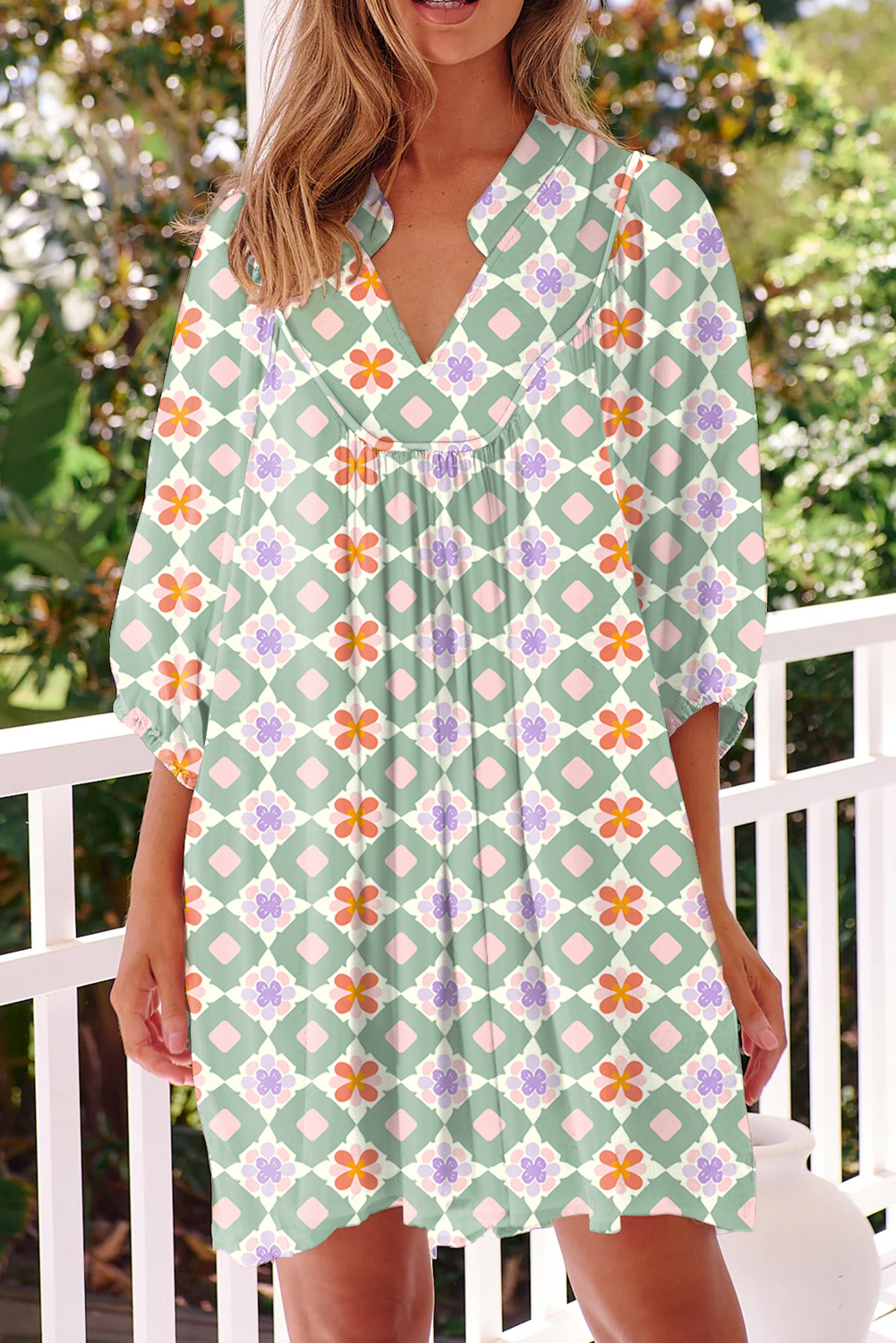 US$ 10.87 Drop-shipping Green Geometric Floral Print 3/4 Sleeve Notched ...